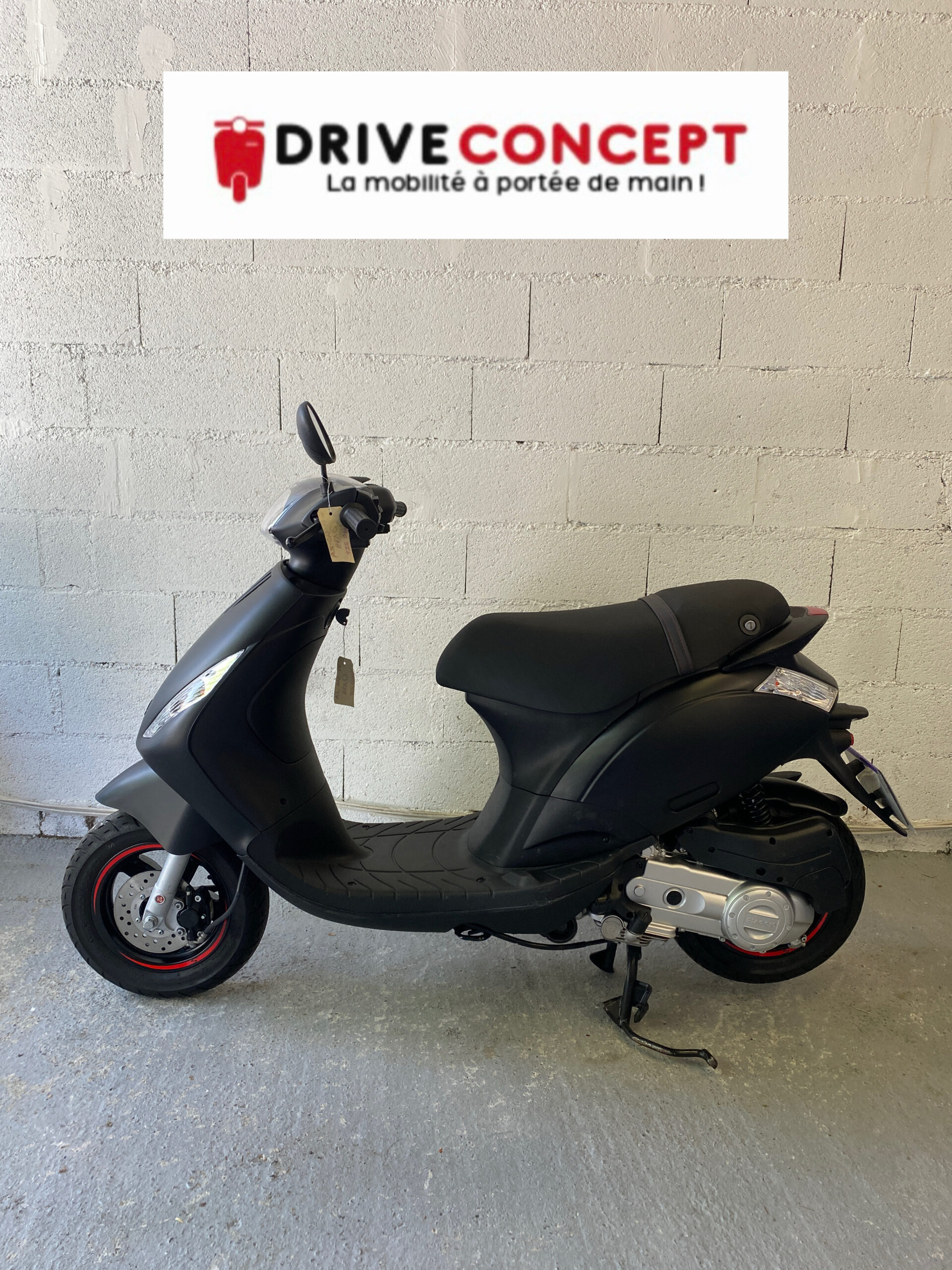 Scooter Piaggio ZIP 50 cc 4 temps injection / 1 800 € - Drive Concept