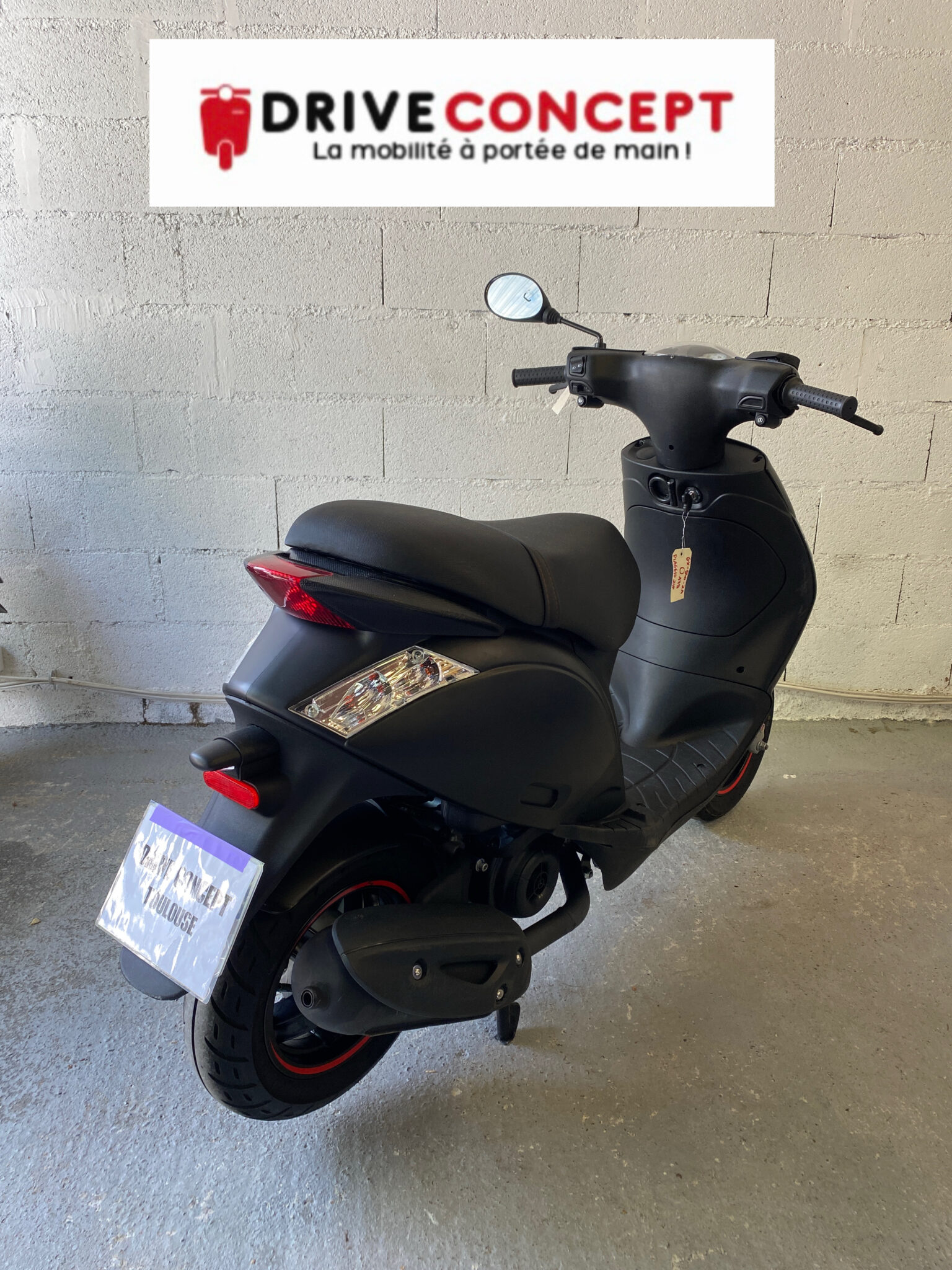 Scooter Piaggio ZIP 50 cc 4 temps injection / 1 800 € - Drive Concept
